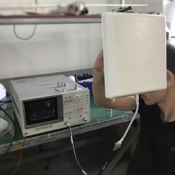 Antenna Panel Treo Tường - Công Ty Viễn Thông Công Nghệ Việt Nam Fasttel